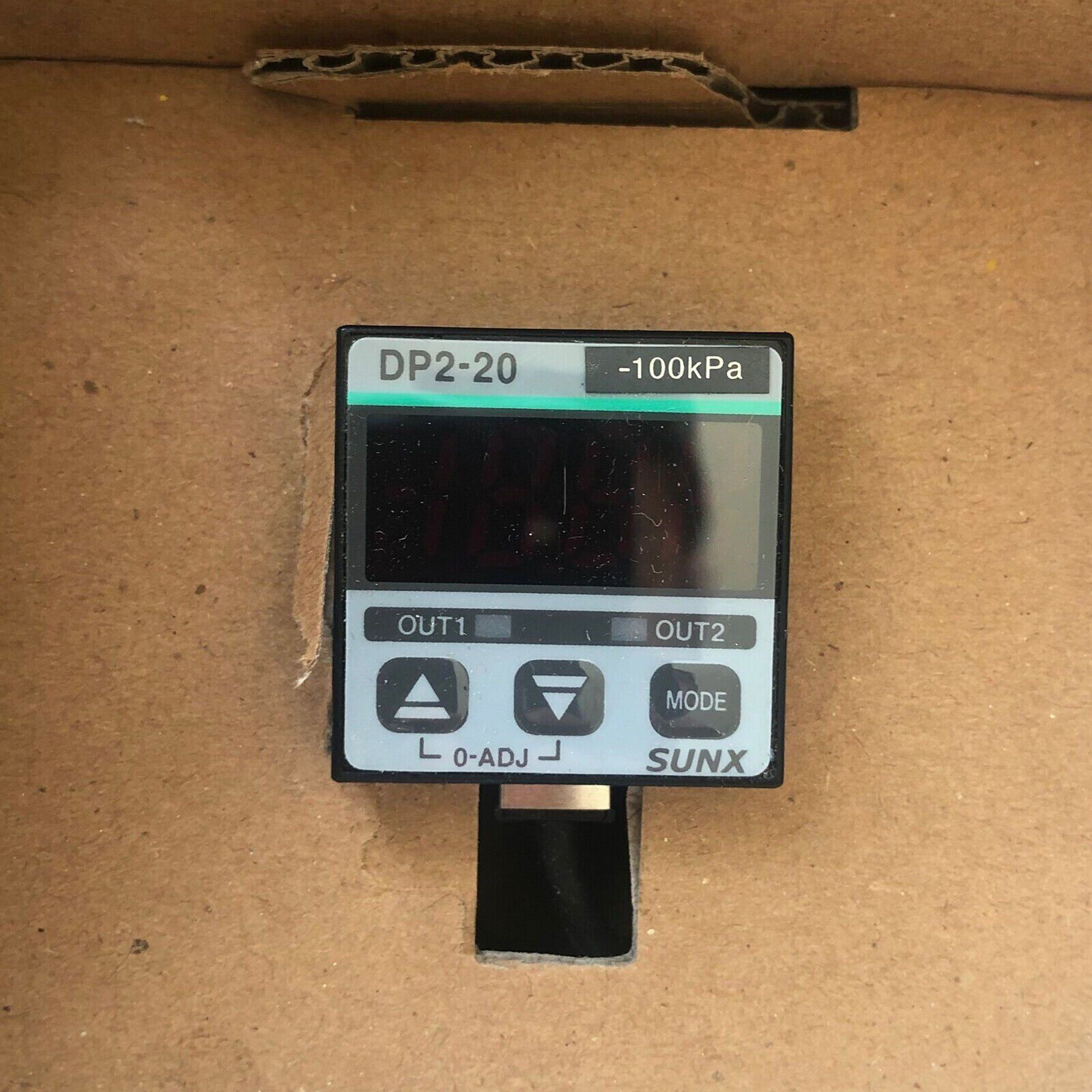 new one sunx pressure sensors dp2-20 in box
