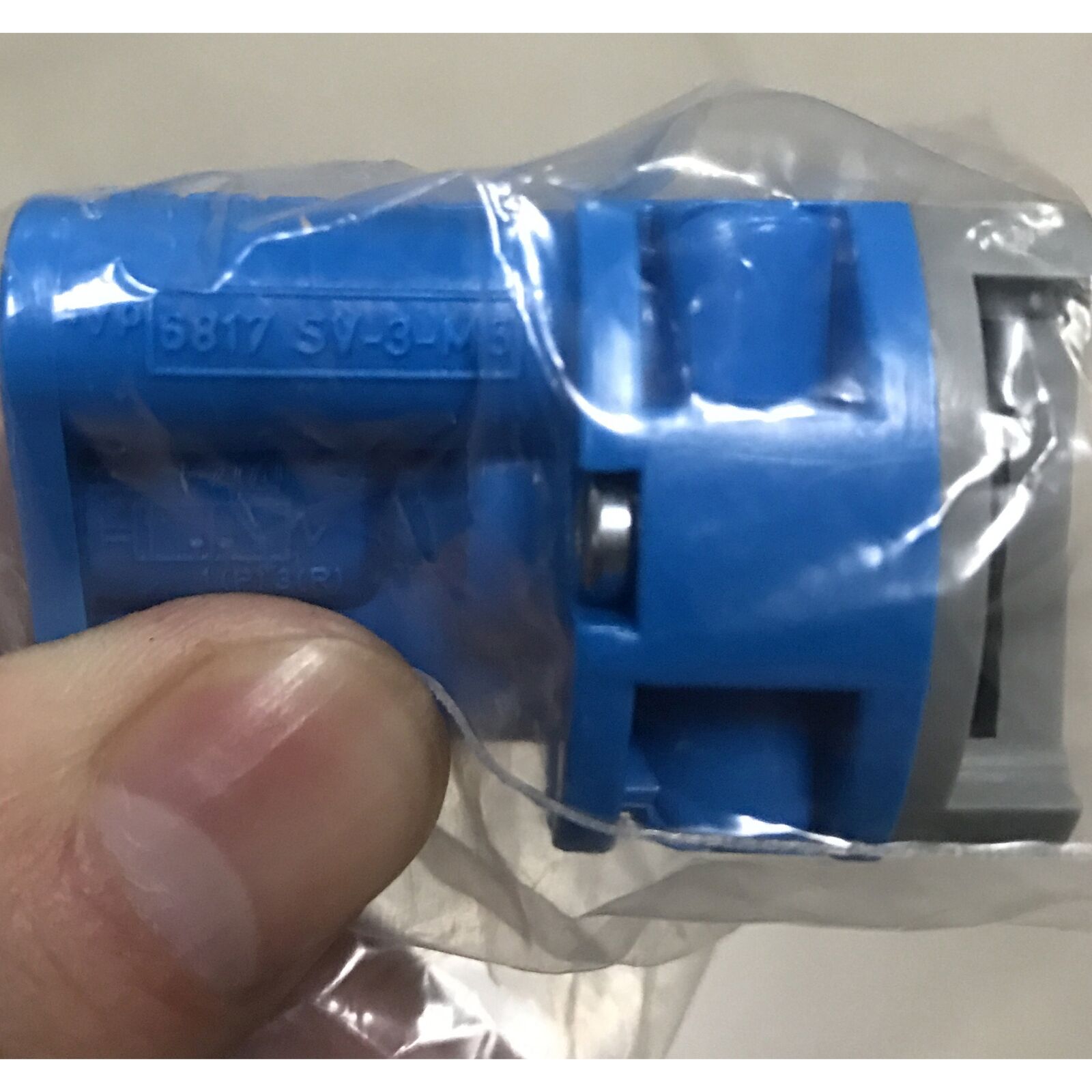 FESTO SV-3-M5 Front Panel Mount Valve