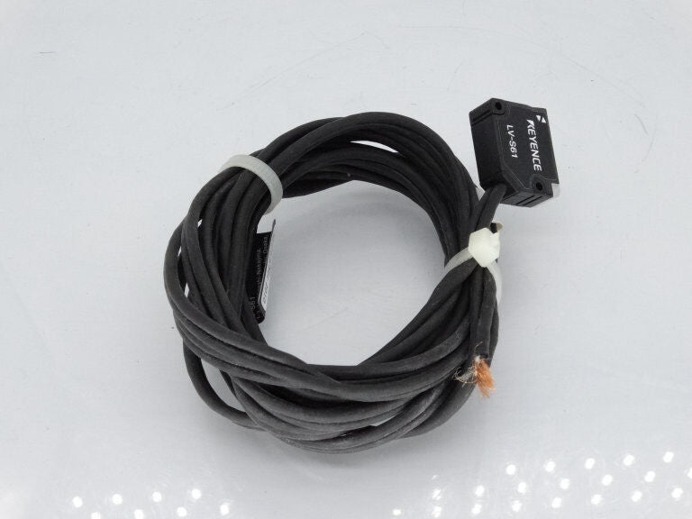 KEYENCE LV-S61 Sensor for Precision Measurement